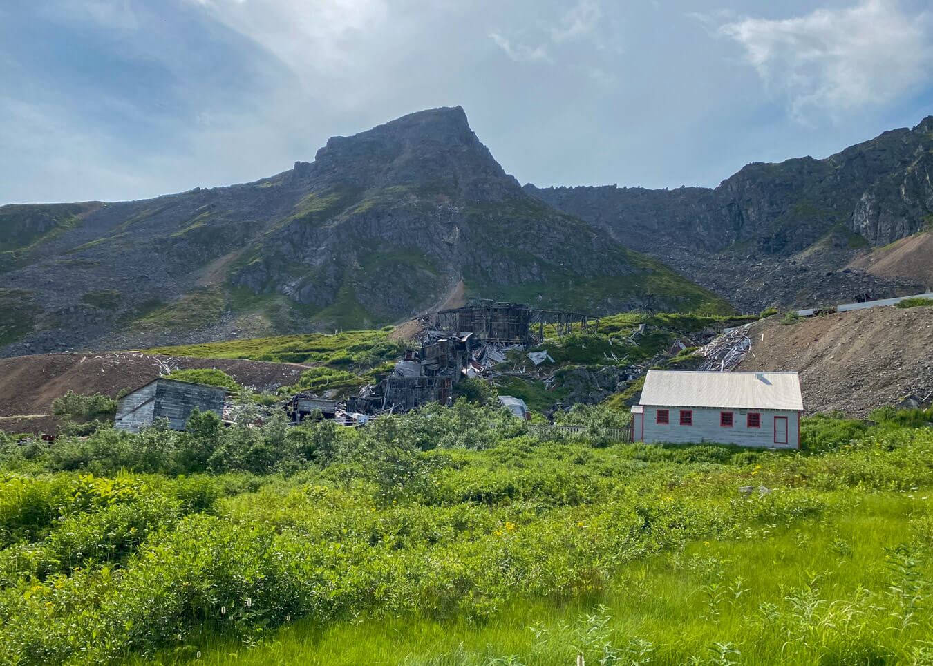 Visit Independence Mine: Summer vs Winter - Andrea Kuuipo Abroad