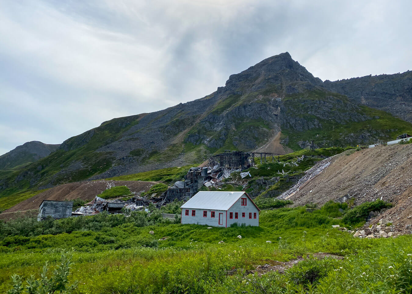 How to Visit Independence Mine: Summer vs Winter - Andrea Kuuipo Abroad